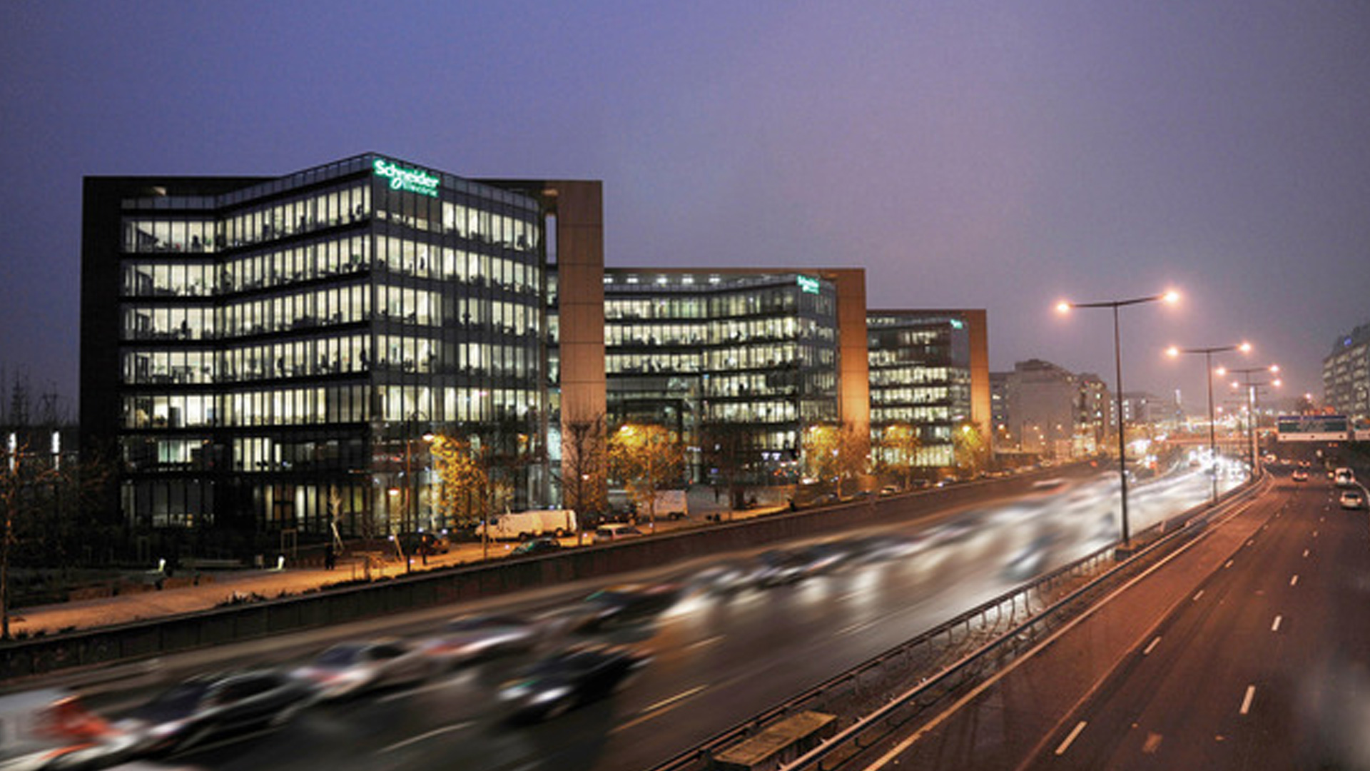 Schneider Electric accelerates its sustainability strategy ...