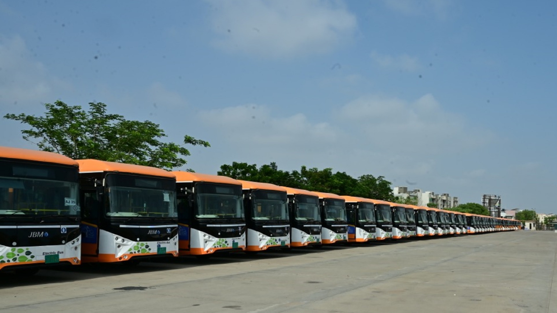JBM Auto supplies first batch of 50 electric buses for Ahmedabad city ...