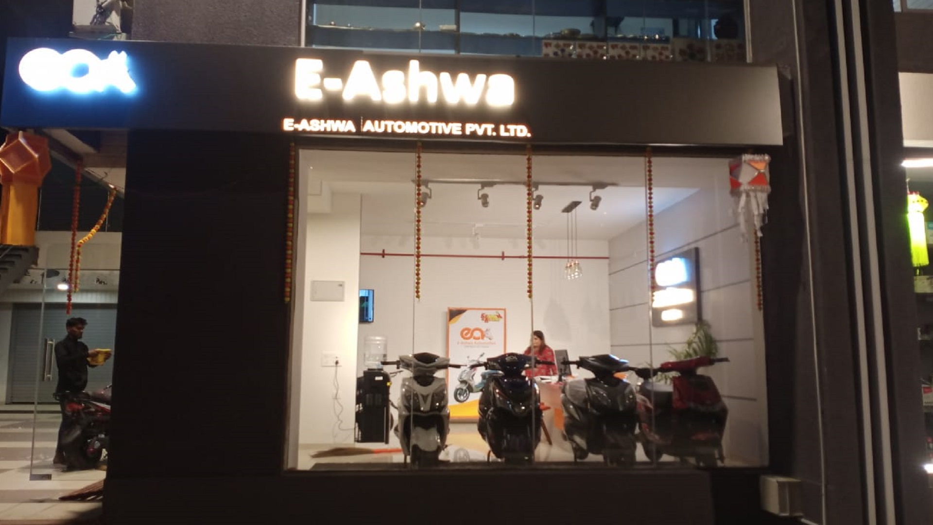 e-Ashwa Automotive records 3X growth in 4 months with 700 EV dealership ...
