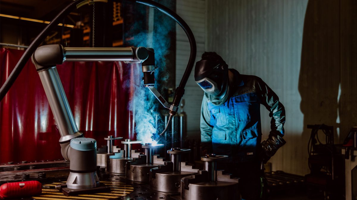 Discover the power of automation with Universal Robots - Manufacturing ...