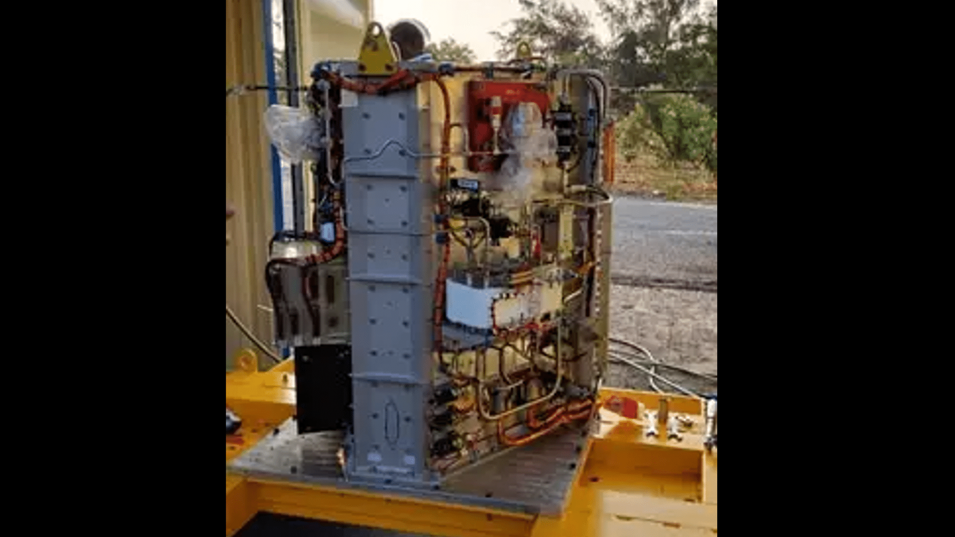 ISRO successfully tests hydrogen fuel cell for space missions ...