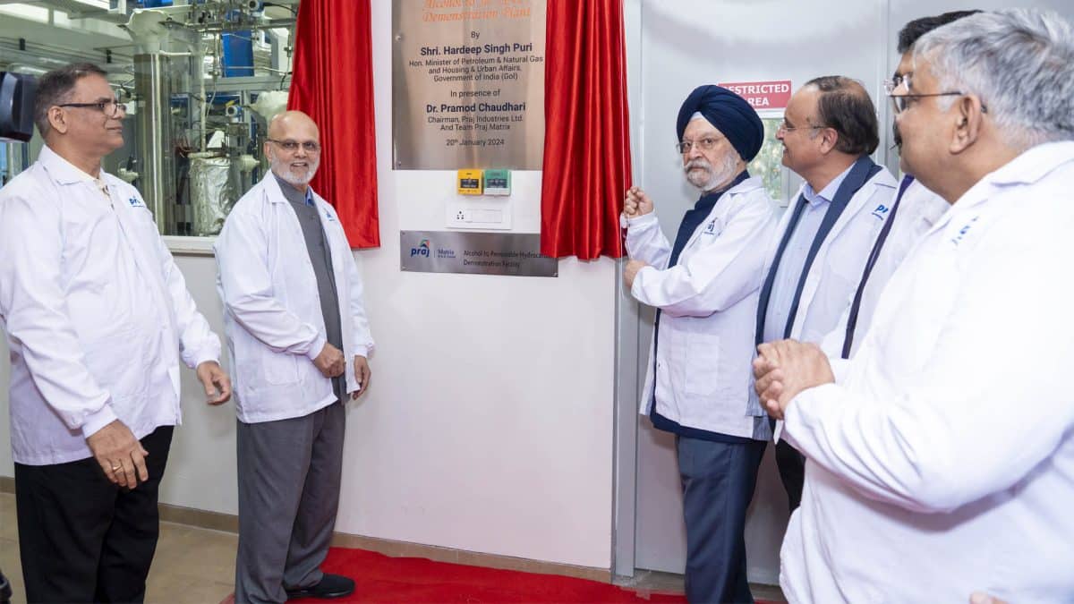 Union Minister Hardeep Singh Puri unveils Praj’s breakthrough ...