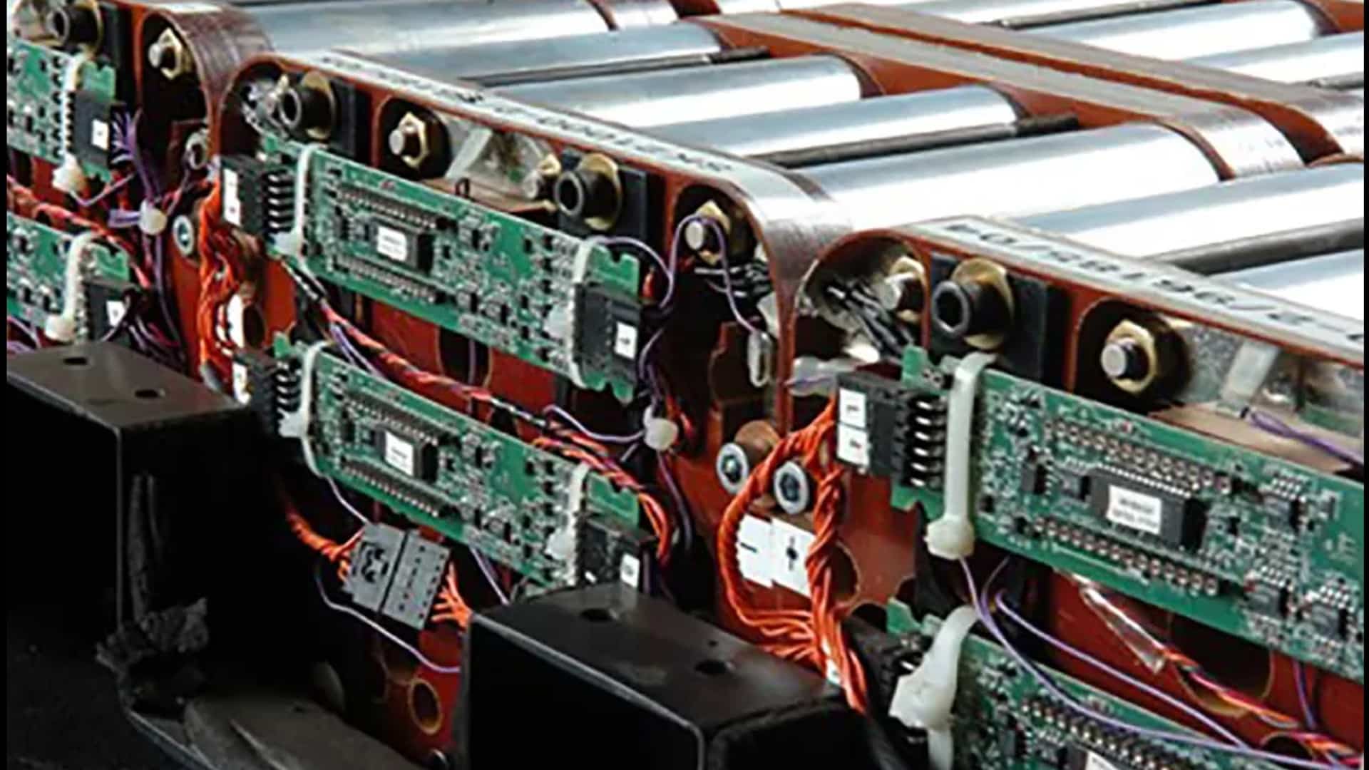 New study unlocks ultra-fast charging potential while ensuring safety ...