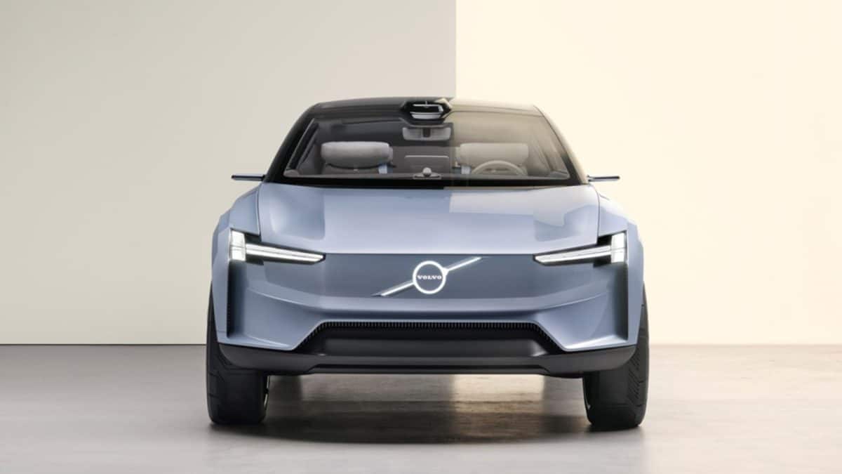 Volvo to roll out new cars, accelerate EV transition in luxury segment ...