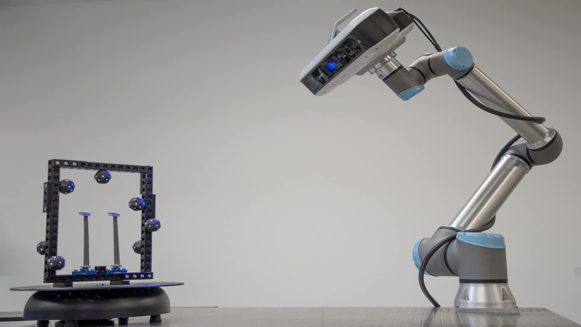 Hexagon's VR800 scanner enhances productivity and flexibility ...