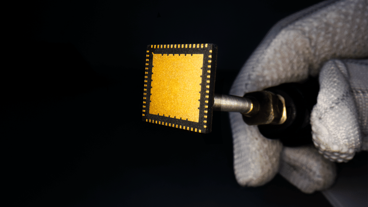 Mindgrove introduces India's first high-performance MCU chip ...