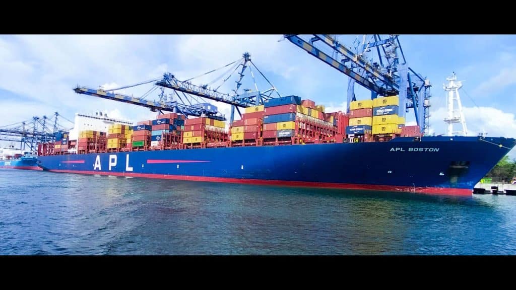 DP World's Chennai terminal welcomes deepest-ever container vessel ...