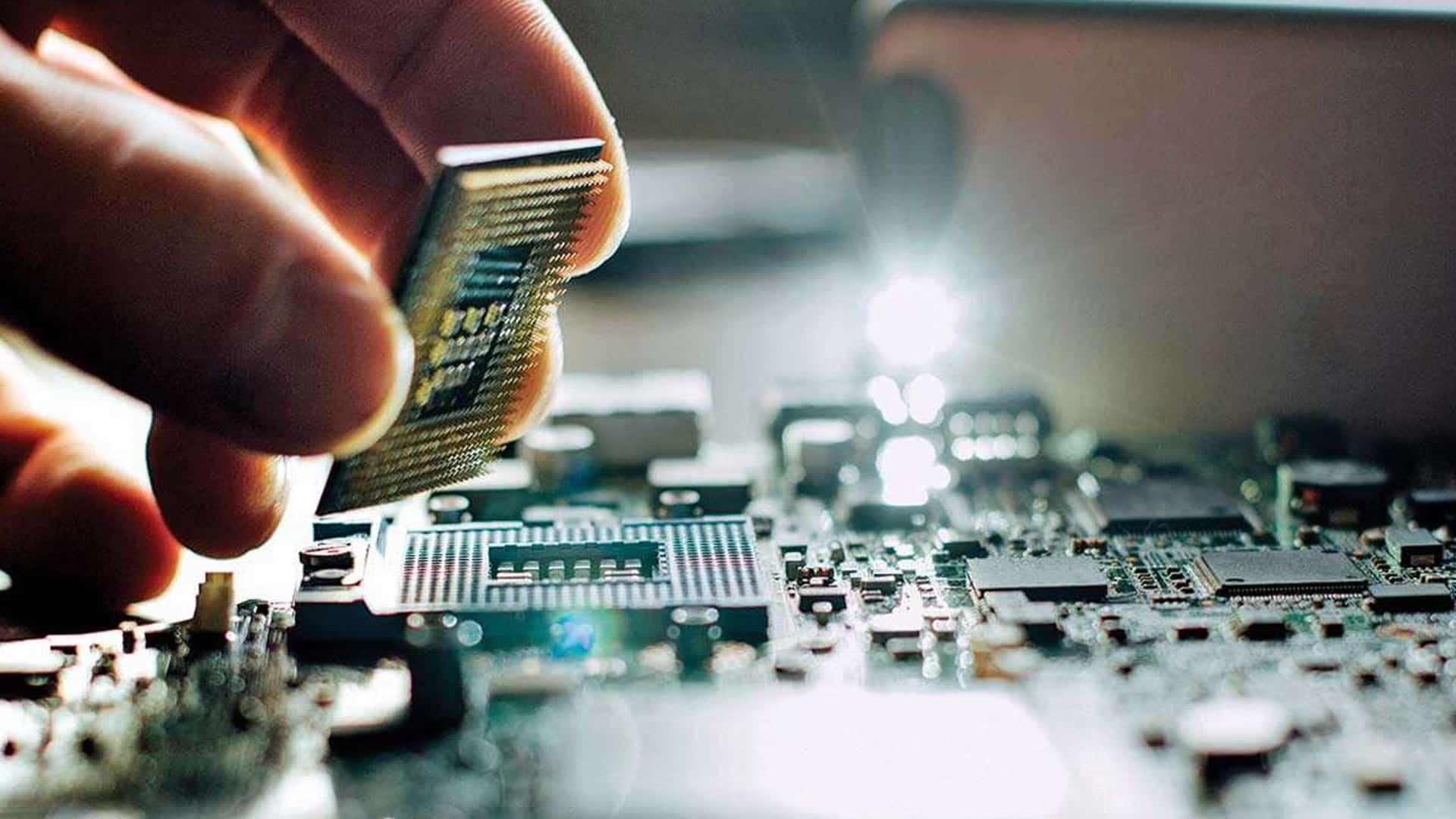 Govt projects India's electronic manufacturing to double in 5 Years ...