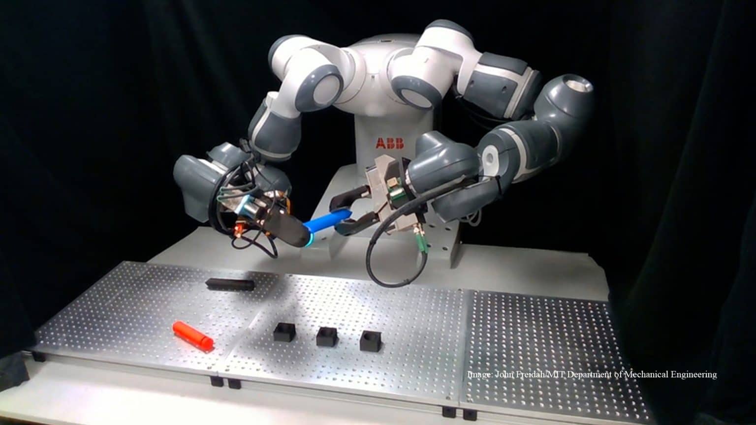 Breakthrough in robotic precision: SimPLE model revolutionises pick-and ...
