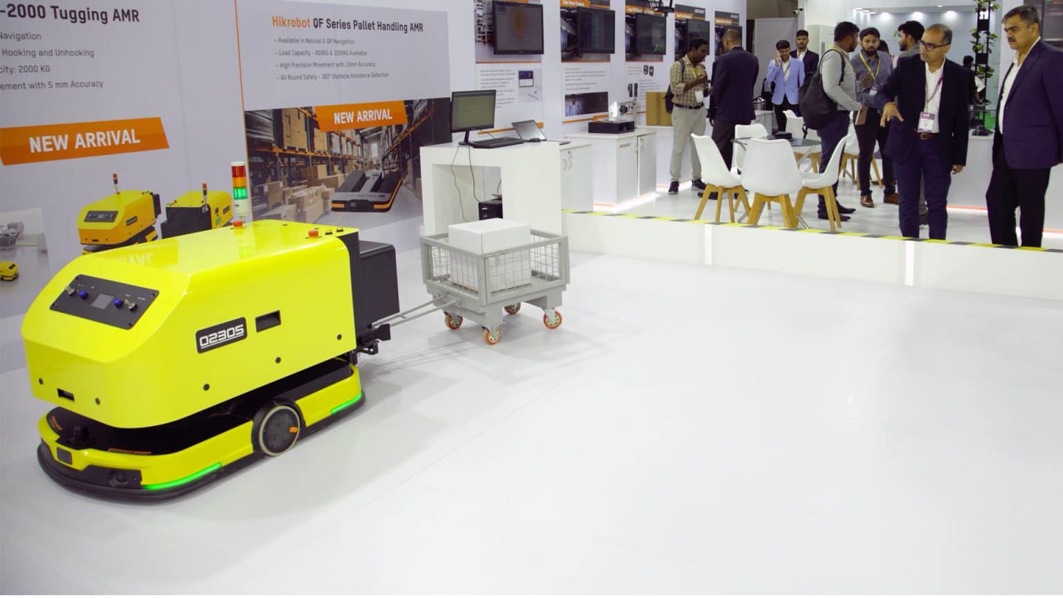 Hikrobot introduces forklift latent mobile robot QF-1000 and tugging ...