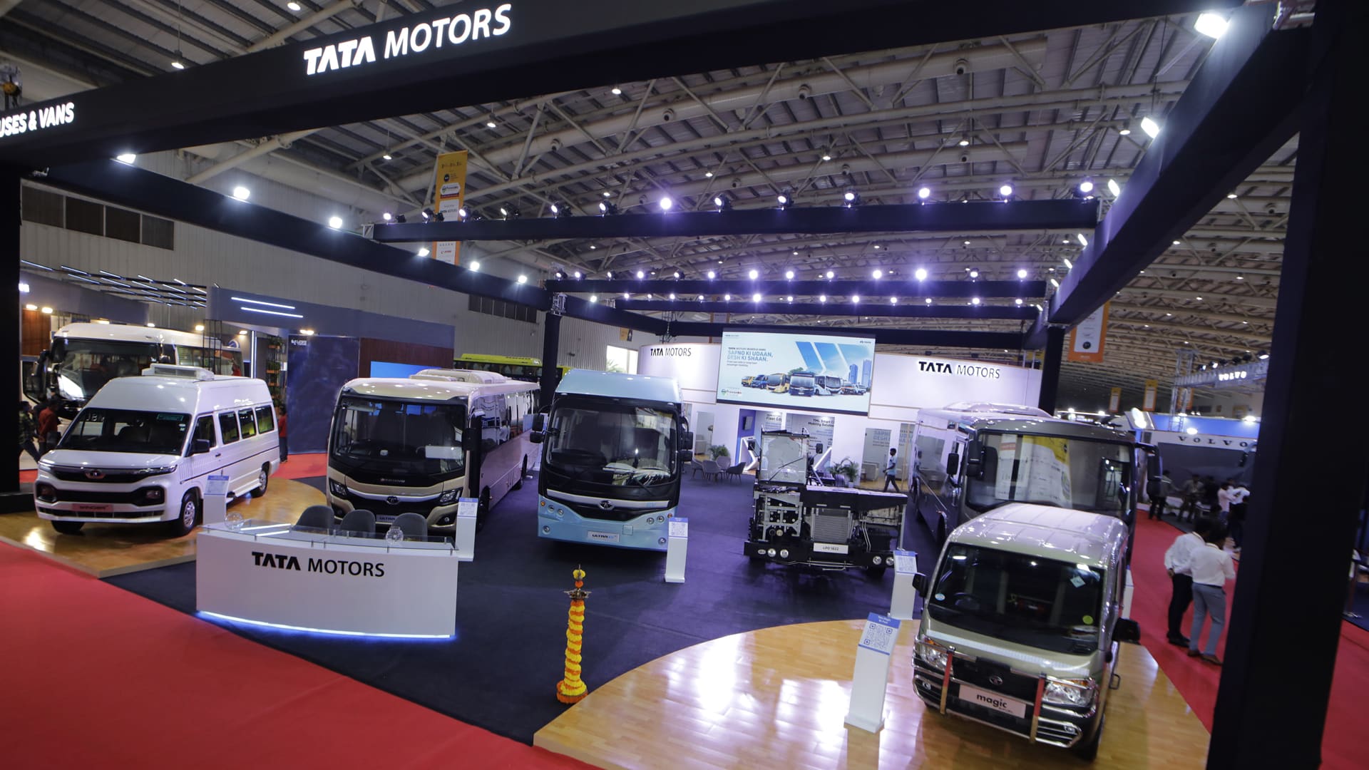 Tata Motors unveils Ultra EV 7M bus at Prawaas 4.0 - Manufacturing ...