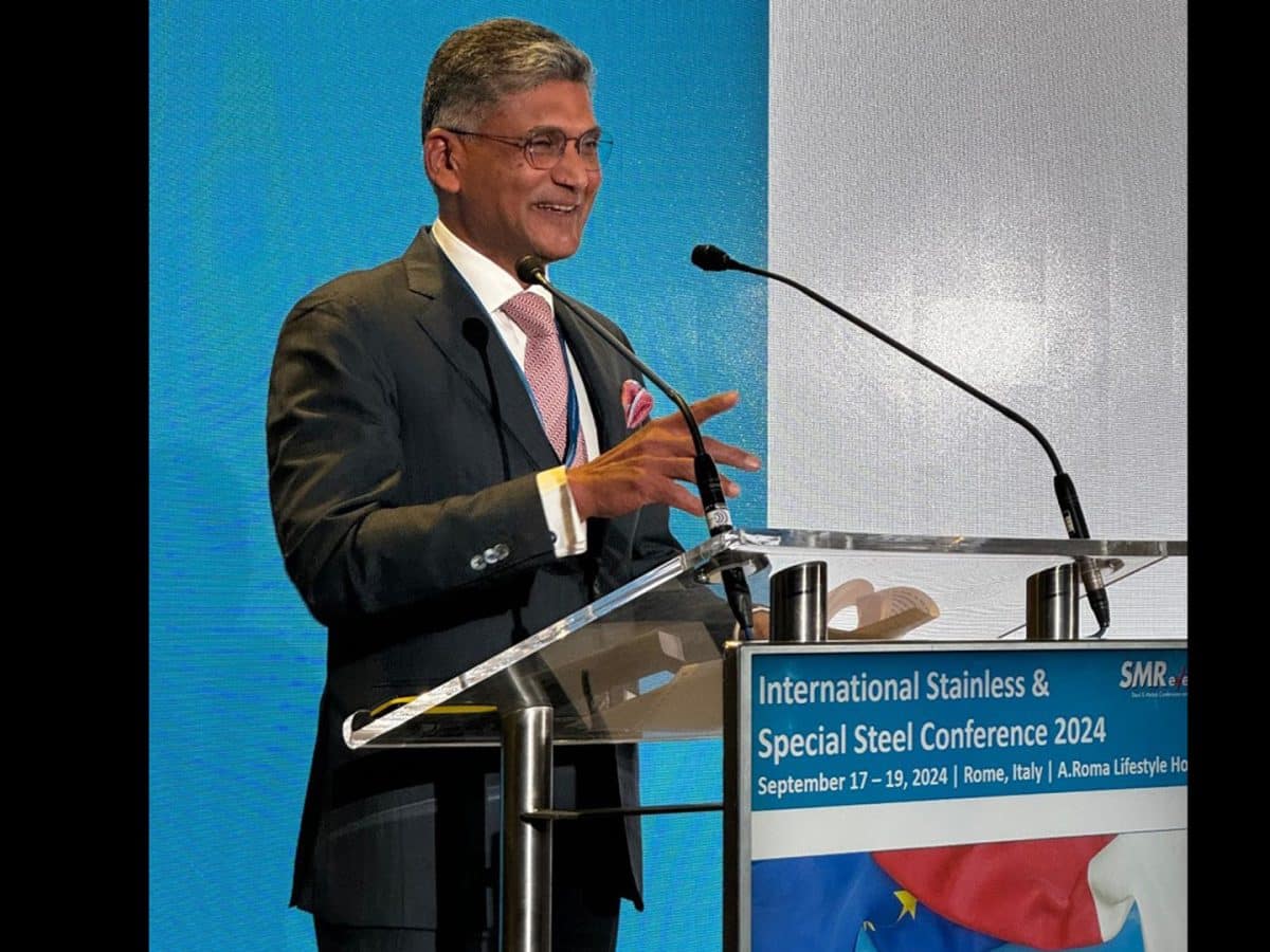 Ratan Jindal honoured with Stainless Steel Executive of the Year 2024 ...