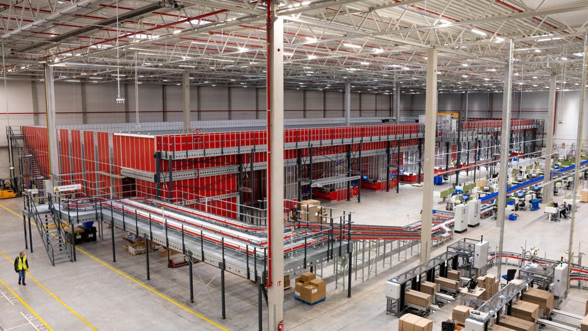 Texas Instruments opens an advanced 9,000 Sq. metre distribution centre ...