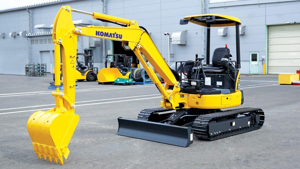 L&T and Komatsu introduce PC35MR-3 mini excavator - Manufacturing Today India