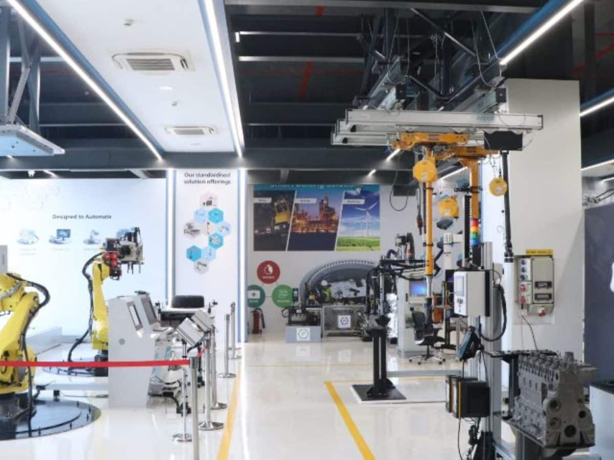 Mahindra reveals EV manufacturing & battery facility at Chakan plant ...