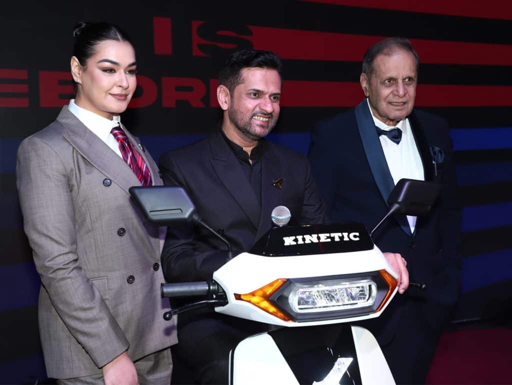 Kinetic DX EV marks iconic comeback with Made-in-India electric scooter ...